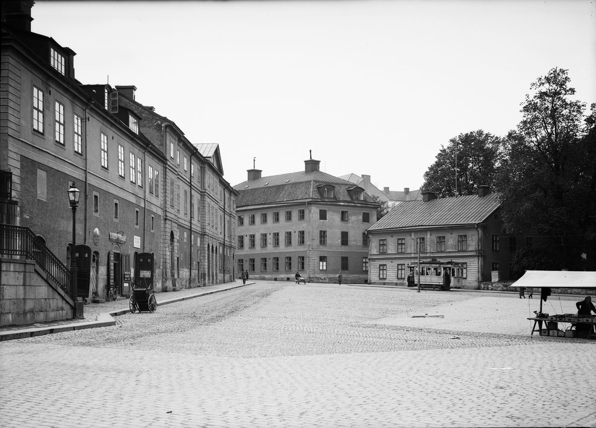 S:t Eriks torg med bl a Konsistoriehuset och Ekermanska huset, Uppsala ...