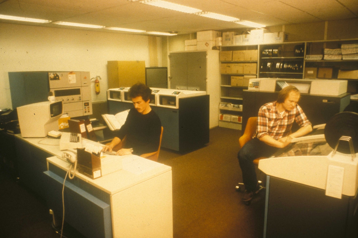Jan Rinder og Svein Arild Olsen i 1979. - Norsk Oljemuseum / DigitaltMuseum