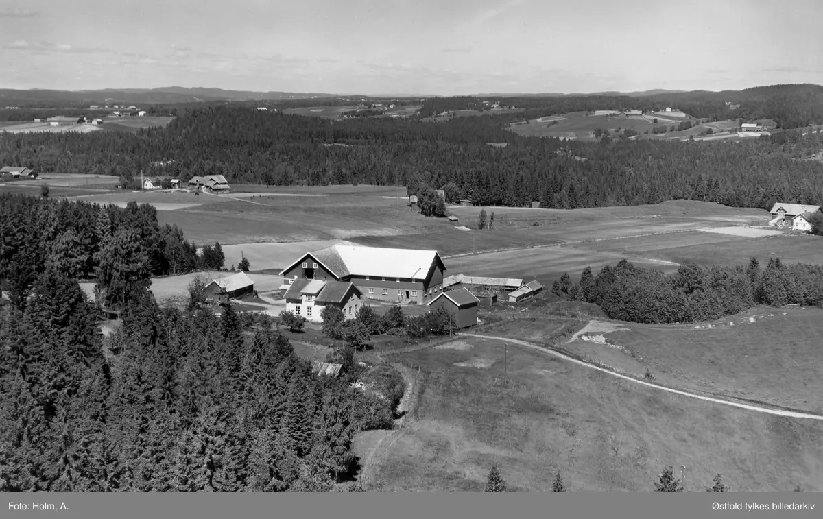 Gården Brandsrud i Eidsberg, flyfoto fra 20.juni 1957. - Østfold fylkes ...