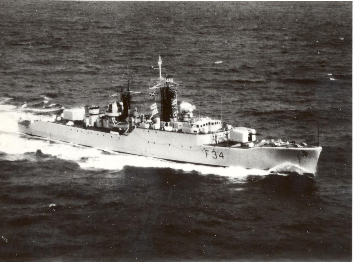 Enkeltbilde. Engelske fregatter. HMS Puma. Leopard klassen ...