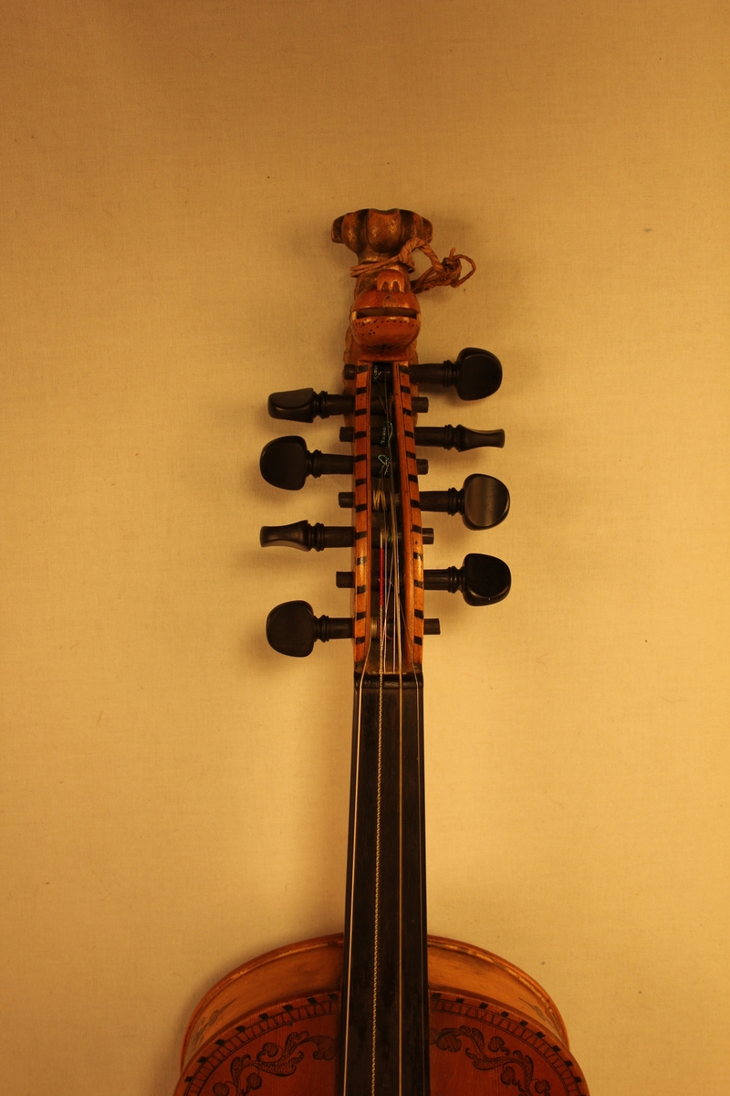 Hardingfele - Setesdalsmuseet / DigitaltMuseum