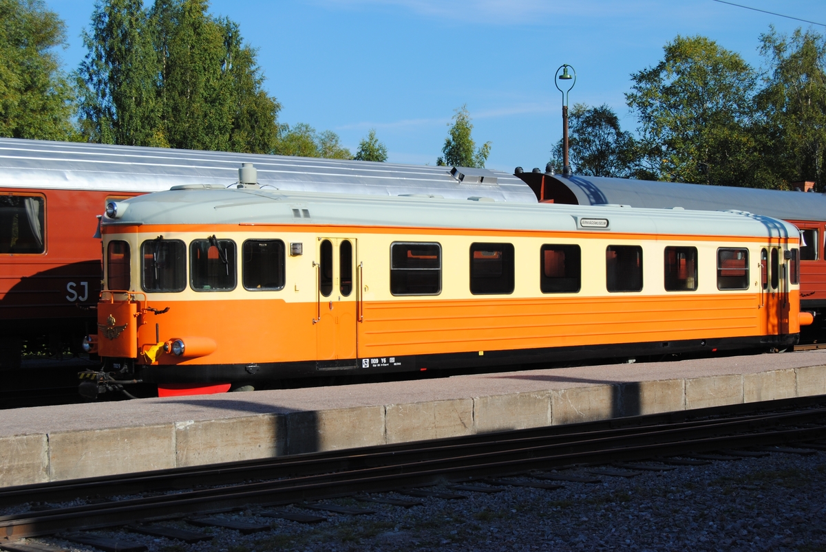 Rälsbuss - Järnvägsmuseet / DigitaltMuseum