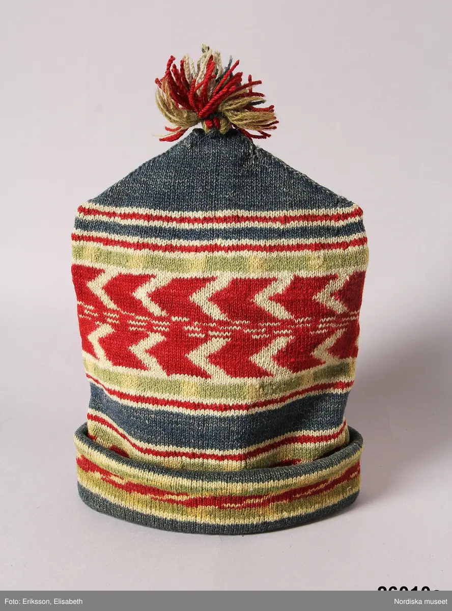 Toppmössa - Nordiska museet / DigitaltMuseum